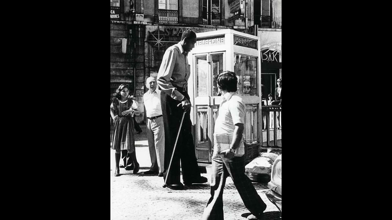 O gigante de manjacaze em lisboa, 1989. - YouTube