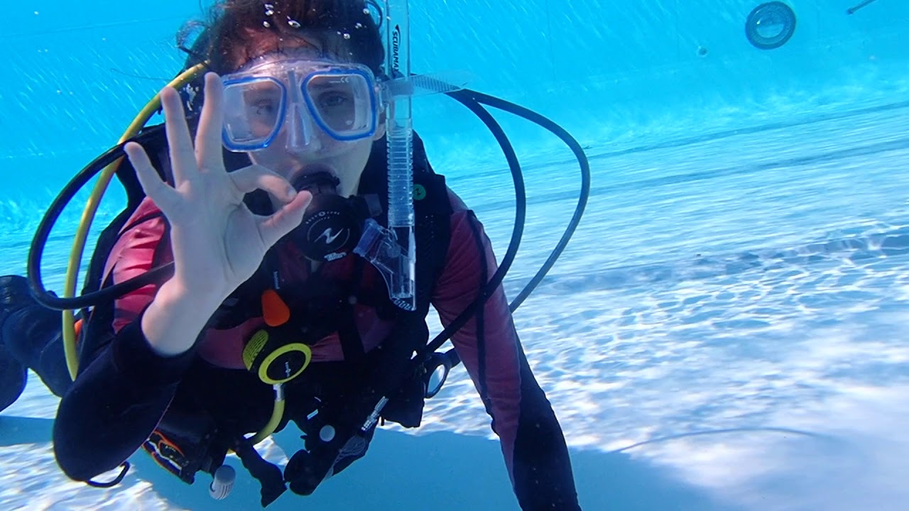 Students' first breaths underwater on SCUBA in Tallahassee instructor ...