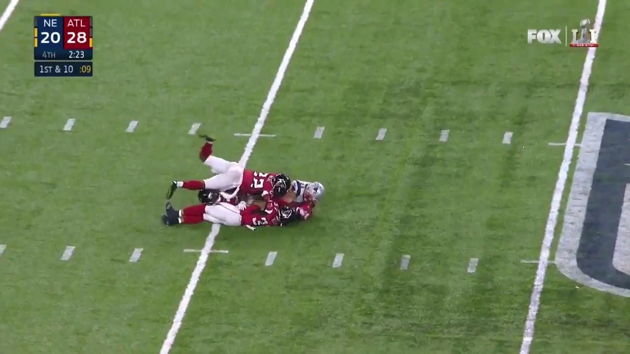 Julian Edelman Makes Amazing Catch In Super Bowl LI - YouTube