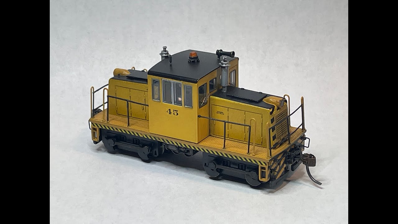 Bachmann 45 Tonner DCC w/sound Install and weathering makeover. - YouTube