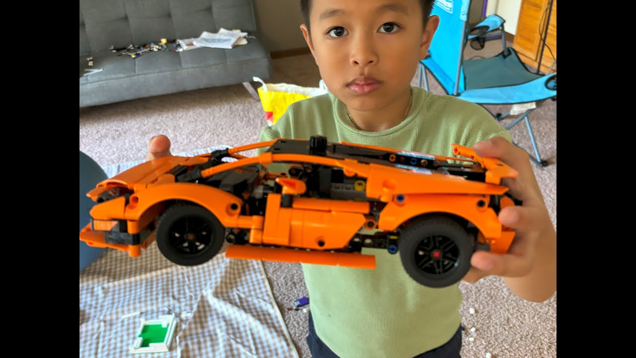 Hôm nay được ba đưa đi mua siêu xe Lamborghini Lego - YouTube