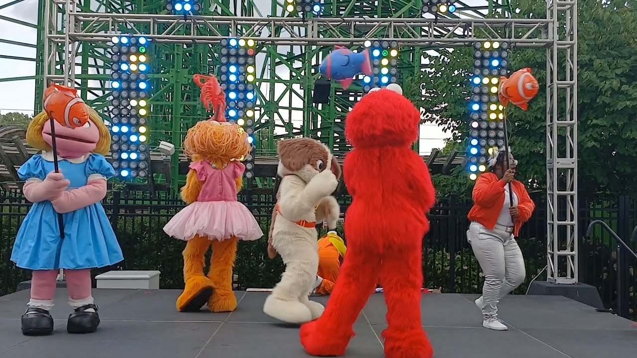 🐠💦Elmo & his friends dance the Codfish ball: Furry Friends Gotcha Day ...