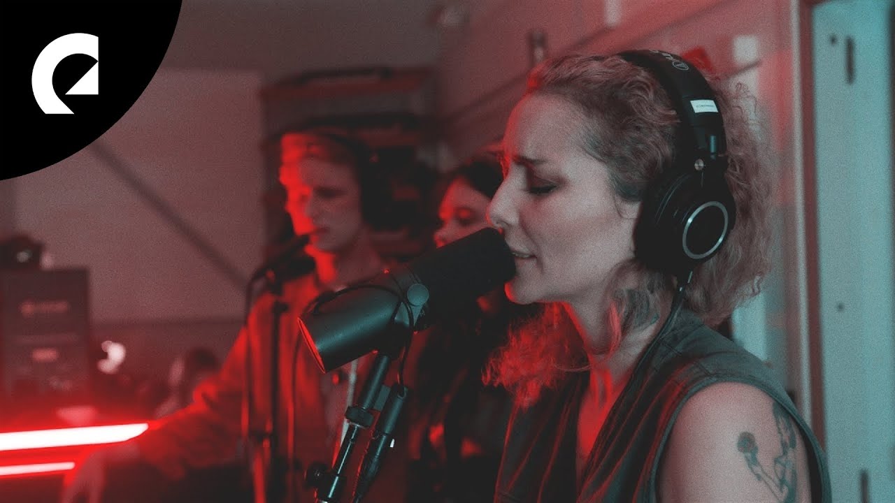 Blood Red Sun - Too Dusty (Live Session) - YouTube