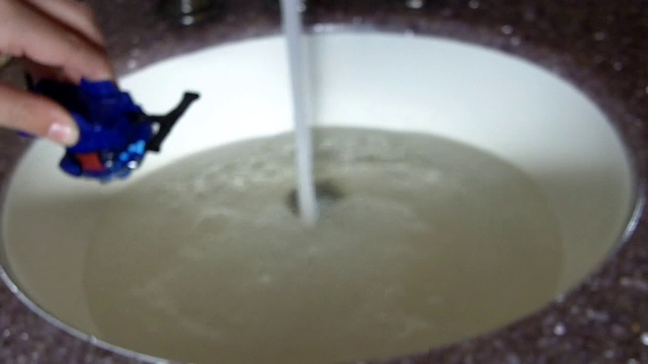 Beyblade Experiment S1:E1 Water - YouTube