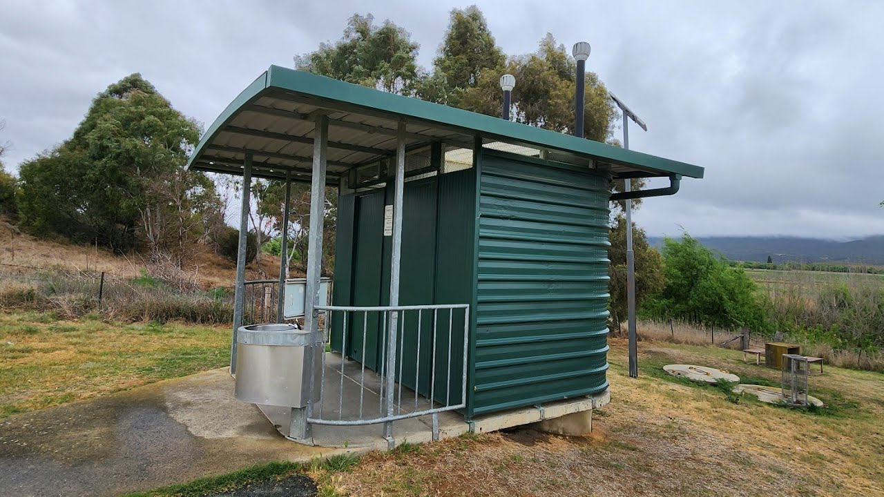 Windyloo Dual Composting Toilet at Numeralla River Rest Area, NSW - YouTube