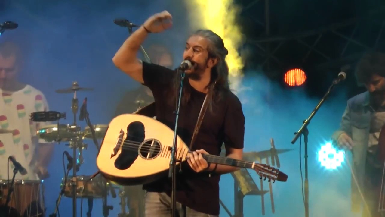 Γιαννης Χαρουλης - Μιλω για σενα Live 2017 - YouTube