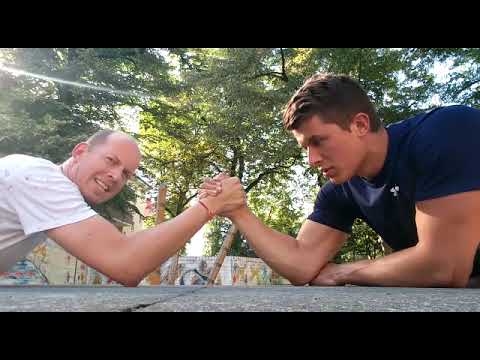 mega Bodybuilder armwrestles a "Lauch" - Bodybuilder vs Skinny Man ...