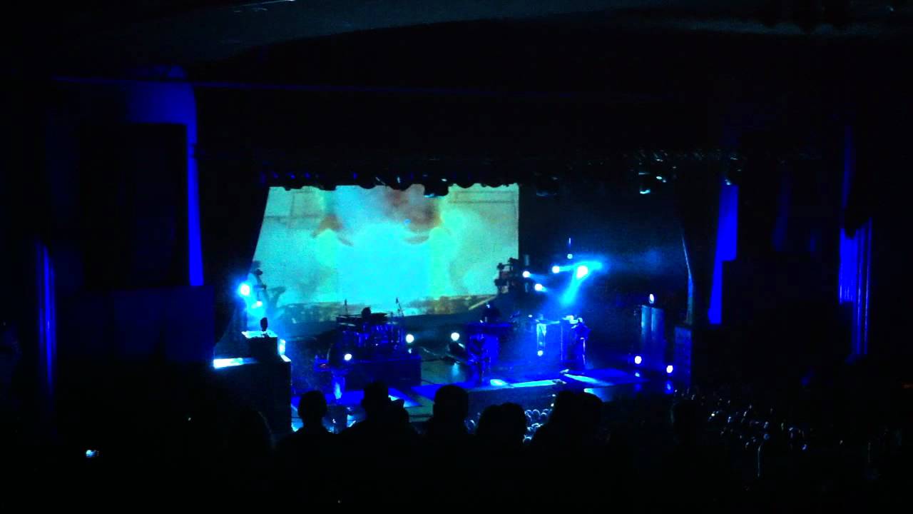 Deftones - Minerva [Live] - YouTube
