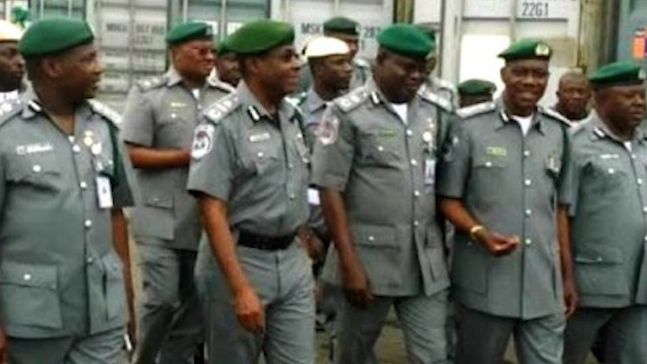 NIGERIAN CUSTOMS REOPENS IDIROKO BORDER - YouTube