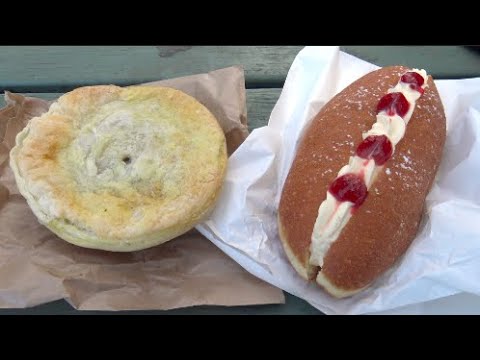 Caba Bakehouse Meat Pie and Cream Doughnut in Cabarita - YouTube