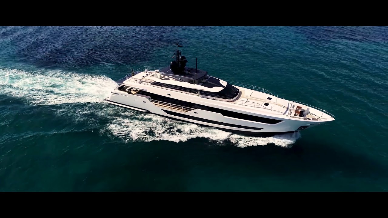Luxury MegaYacht - Custom Line - Ferretti Group - YouTube