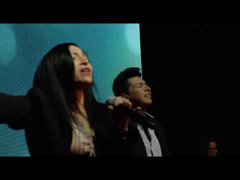 Alabando al Señor en mi iglesia - YouTube