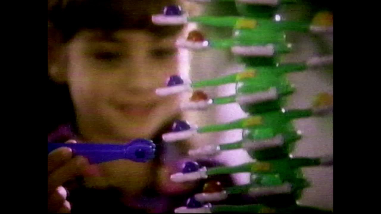 Giggle Wiggle Board Game Commercial (1992) - YouTube