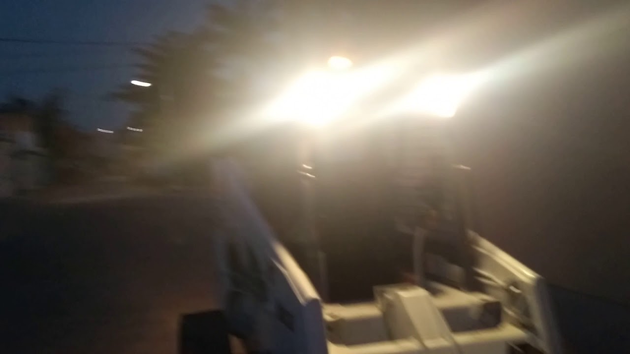 Bobcat 683 checando luces!! - YouTube