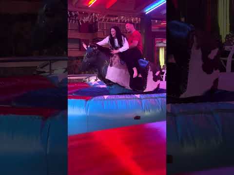 They ride the bull nicely 😁#bullridinghighlights #viralvideo #spain #benidorm #fun #bullvlog