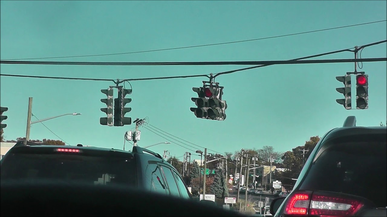 DOGHOUSE STYLE TRAFFIC LIGHT #20 - YouTube