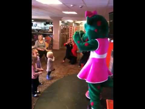 Lizzie The Lizard sings "If your happy and you know it" - YouTube
