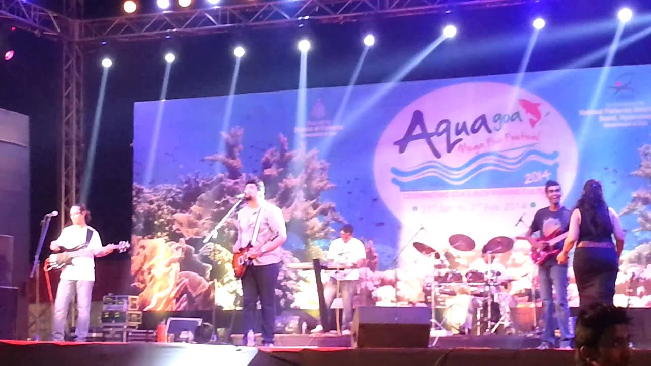 Goan Band "True Blue" - Don't You Worry Child - YouTube