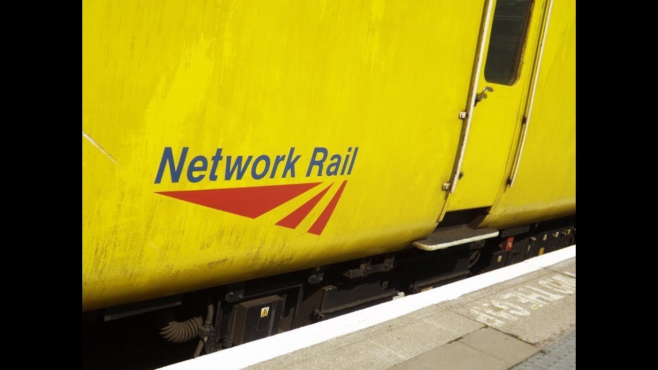 Network Rail maintenance train class 67 's Birmingham New Street - YouTube