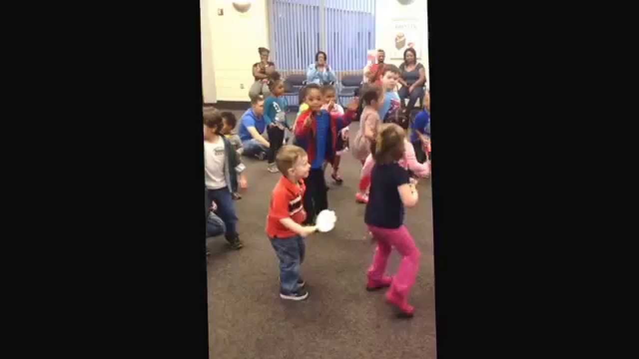 Tapping with Elmo - YouTube