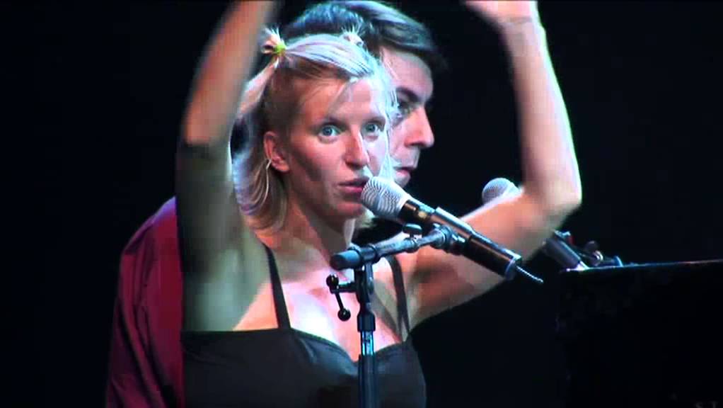 Zoé chante Bohemian Rhapsody - YouTube