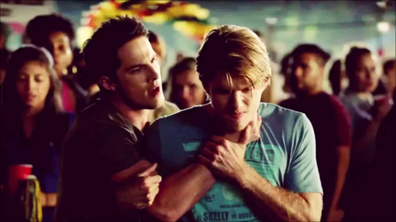 Tyler Attacks Luke | The Vampire Diaries 6x01 Score [HD] - YouTube