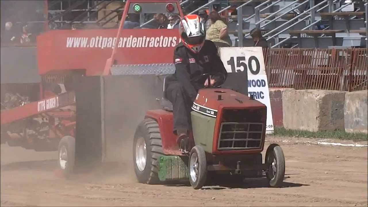 Fergus Fair 2013 Lawn Tractor Pulls - YouTube