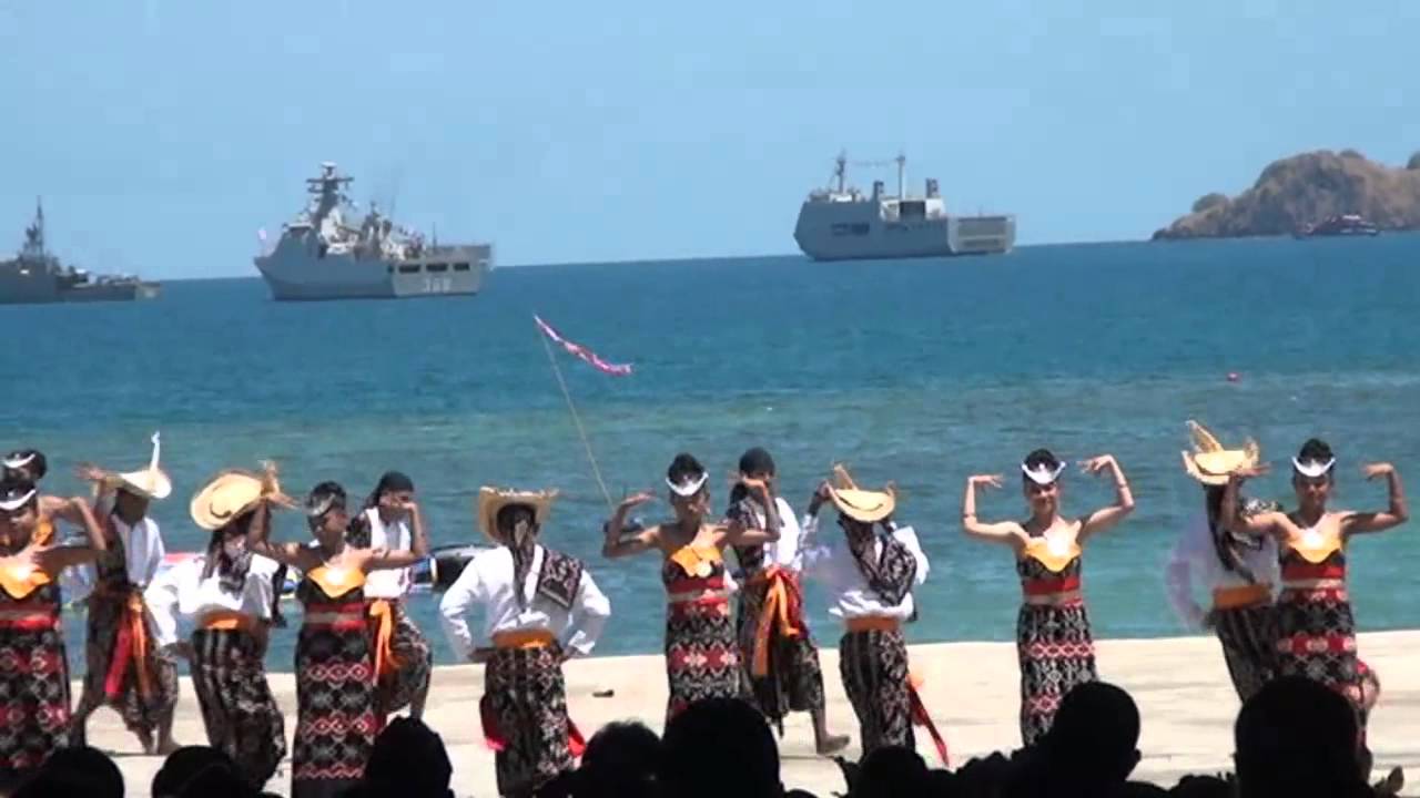 Flobamora Dance | SAIL KOMODO 2013, Labuan Bajo - East Nusa Tenggara ...