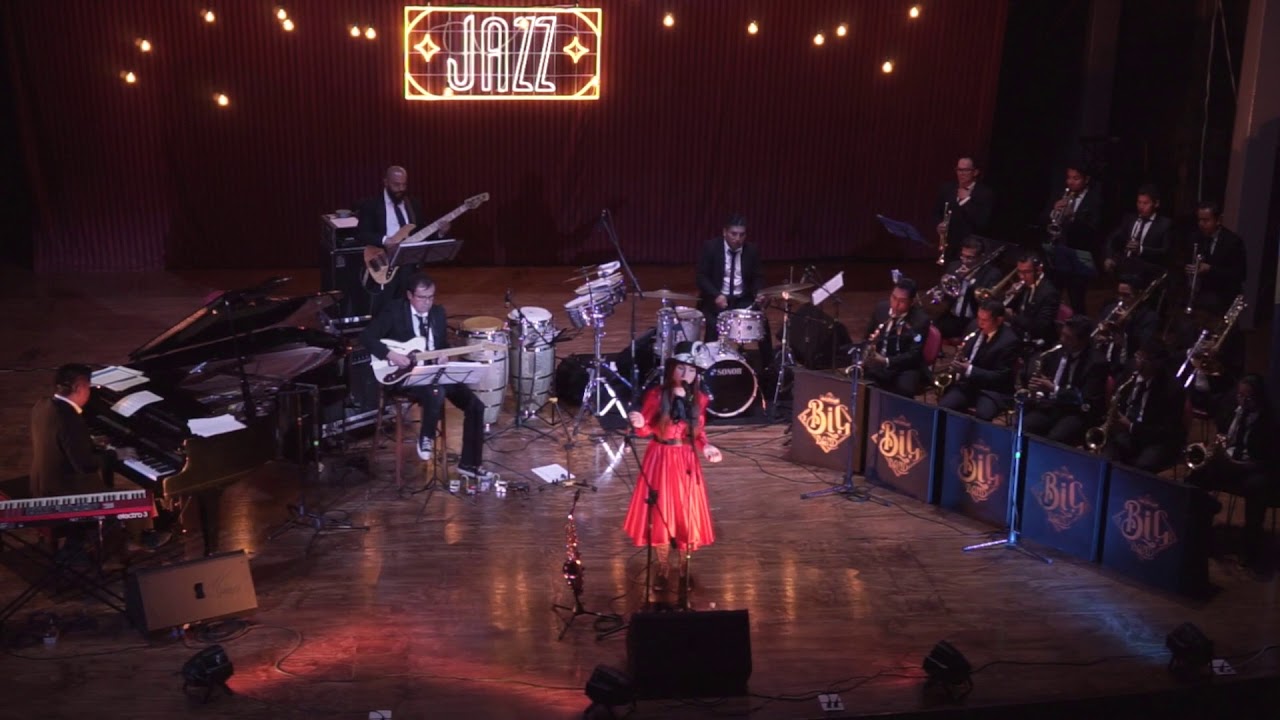 What a difference a day made - Maya Burns with Jazzatlán Big Band