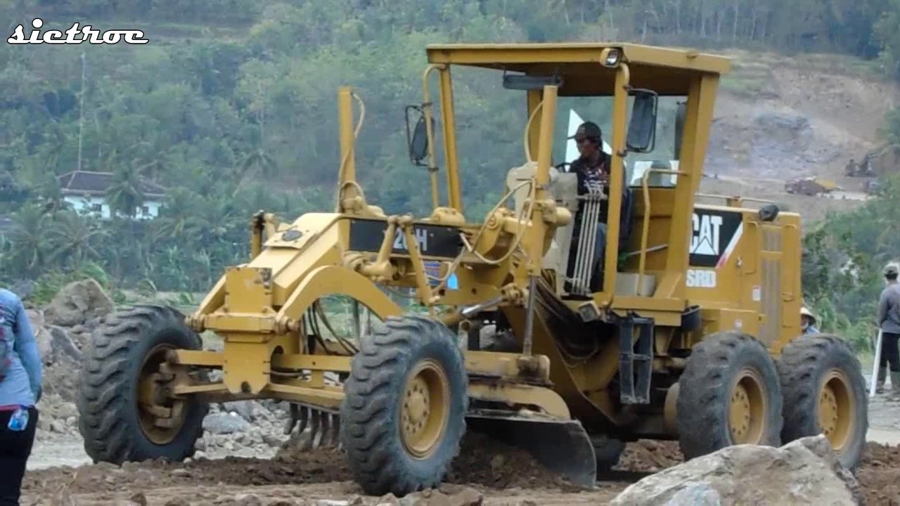 Heavy Construction Equipment Cat 120H Motor Grader - YouTube