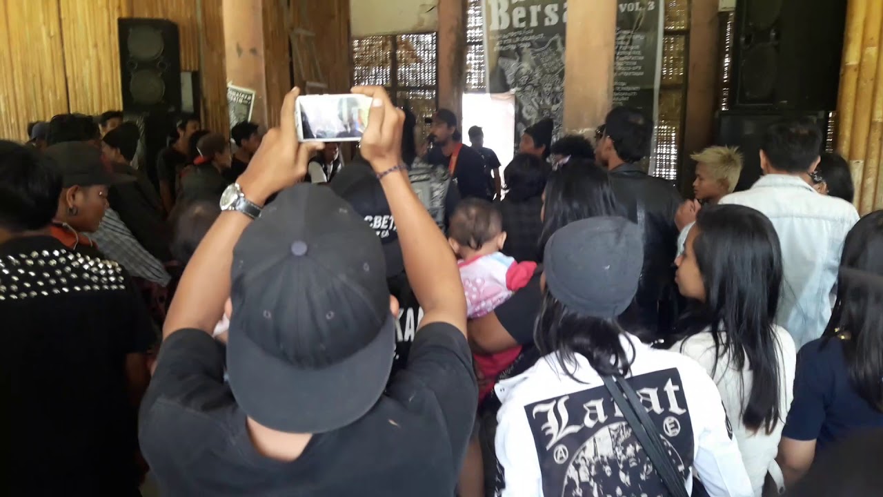 PUNK ROCK SHOW (live bumi perkemahan sibolangit) • #sumaterapunkbersatu ...