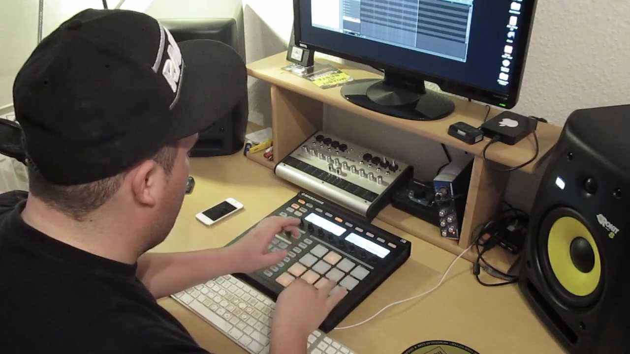 Piano Reeves "Amazing" Maschine Freestyle - YouTube