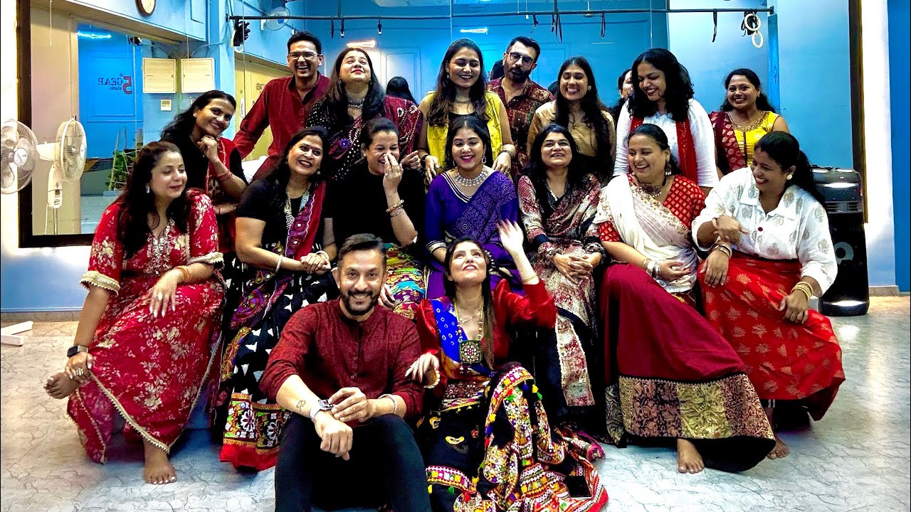 Garba Night at 5th GEAR Studio - YouTube