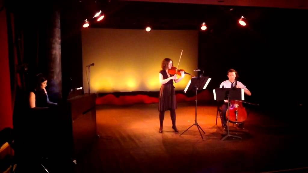 Noree Performs At The Poet's Den Theater - YouTube