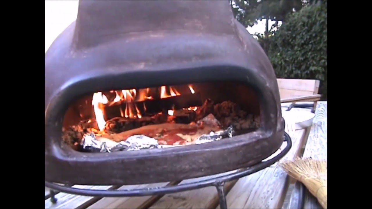 ΠΙΤΣΑ ΣΕ ΠΑΡΑΔΟΣΙΑΚΟ ΞΥΛΟΦΟΥΡΝΟ(PIZZA COOKING!!) - YouTube
