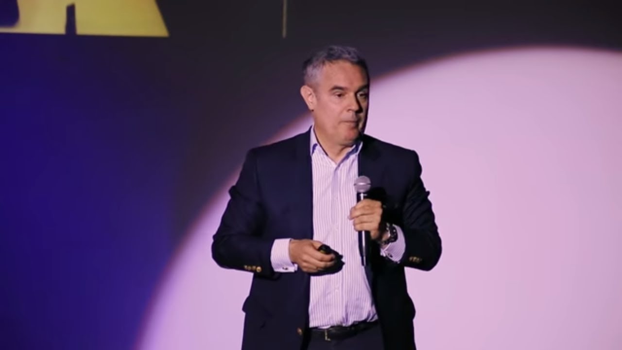 Neurociencia y Tecnologia | Cesar Zevallos | TEDxCharacato - YouTube