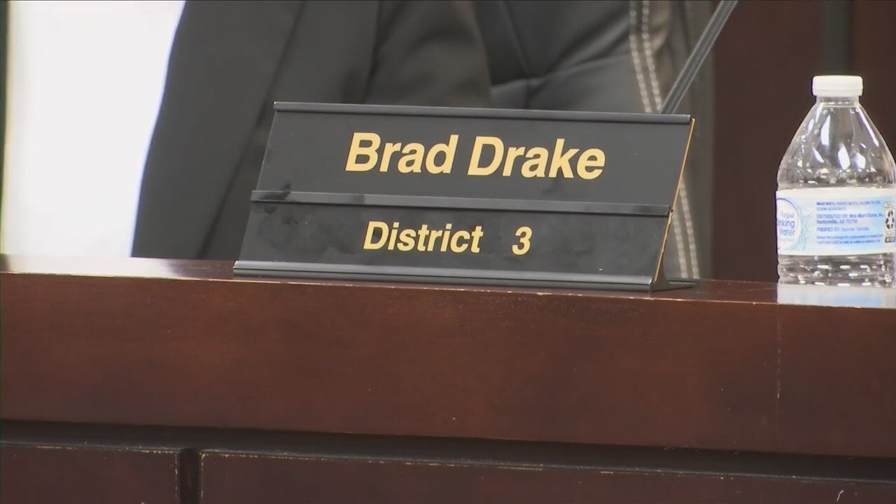 Brad Drake swears in as Walton County Commissioner - YouTube