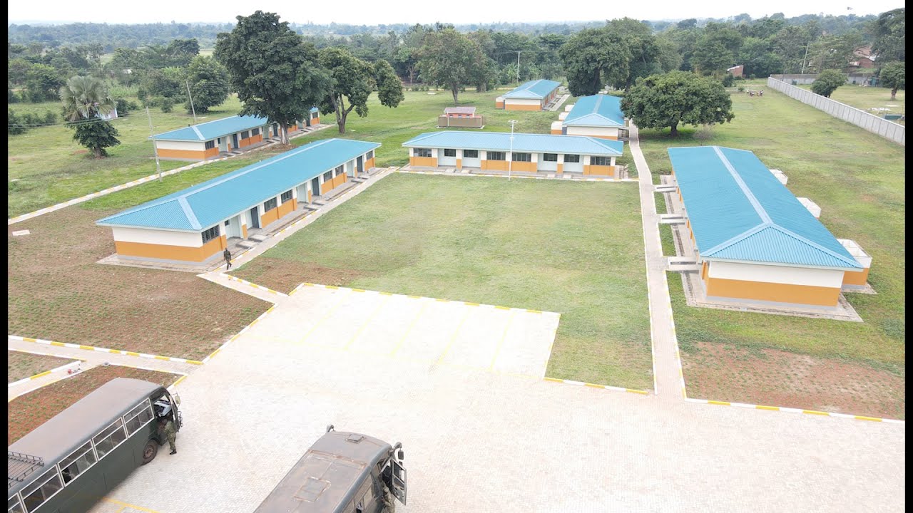 UPDF RENOVATES STAFF UNITS AT BUSOLWE HOSPITAL - YouTube