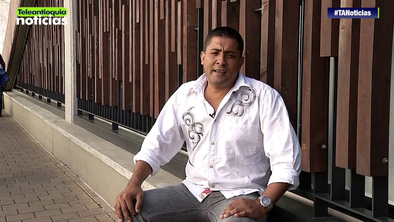 Casa de la Cultura de Venecia expone obras de César Agudelo - YouTube