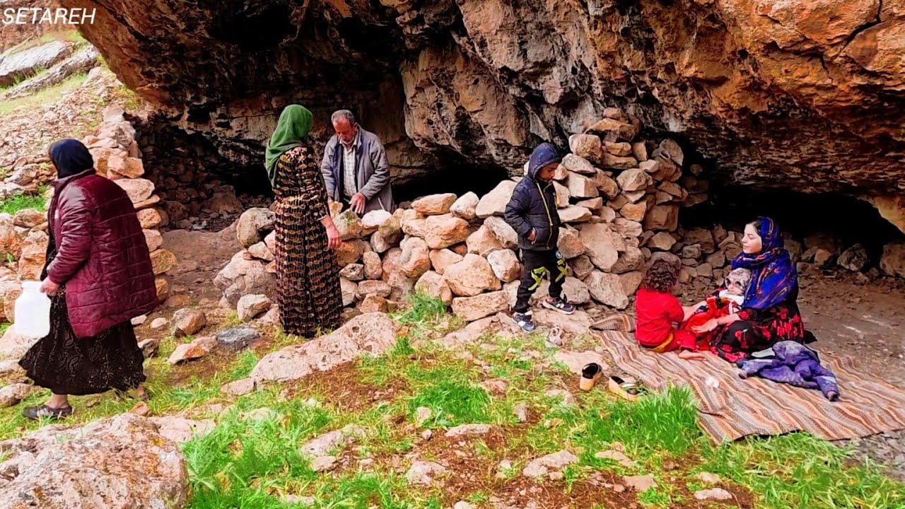 Maryam and Setareh go to help their father to complete the position ...