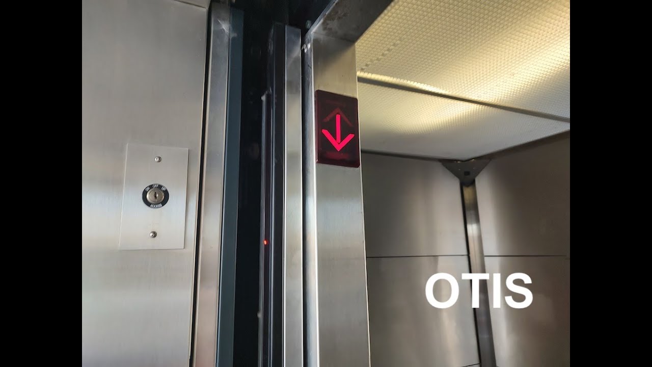 Two Otis Gen2 Traction Elevators @ Penn Square Garage Lancaster PA ...
