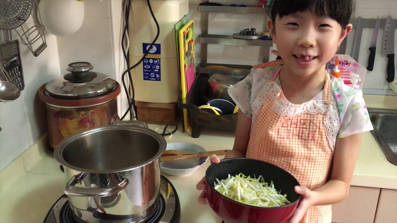 How to fry bee hoon that even kids can do it - YouTube