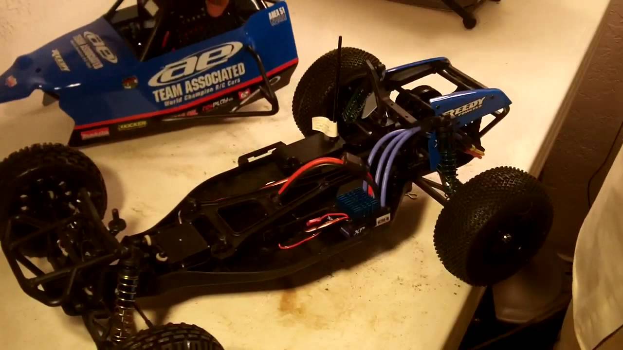 Unboxing SC10b team associated 2013 - YouTube
