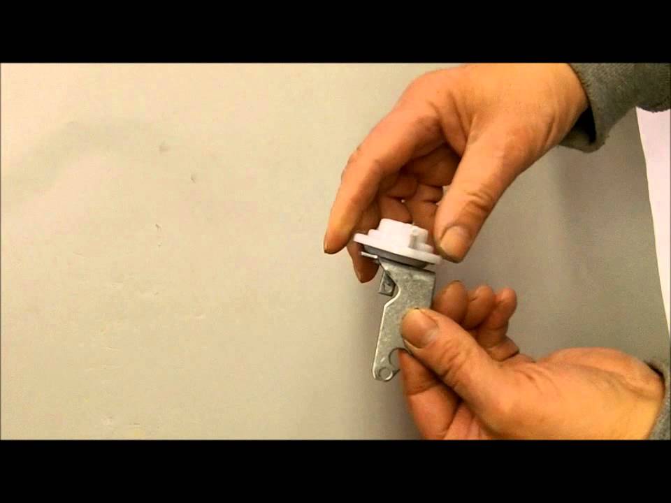 Rochester BV Choke Pulloff P7123 - YouTube