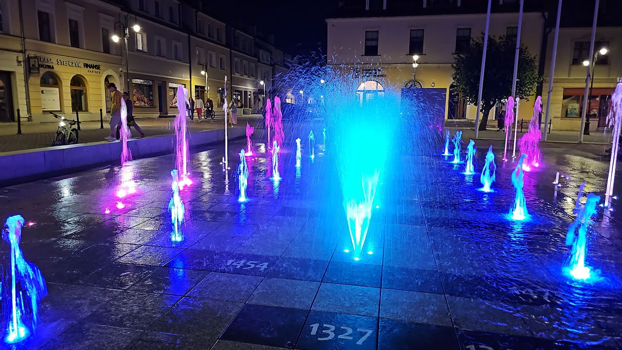 [4K] Żorskie fontanny (fountains in Zory) - YouTube