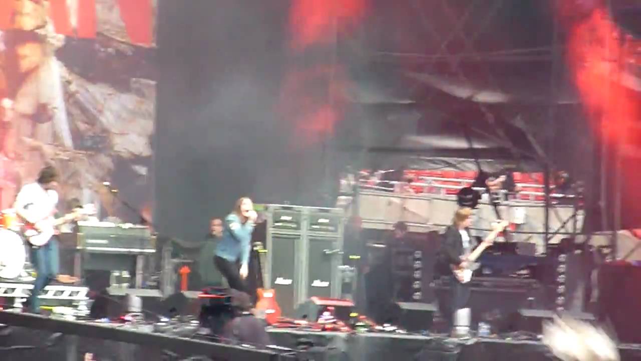 Kasabian Fire Live Sunderland Stadium Of Light 10/06/2009 720p HD - YouTube