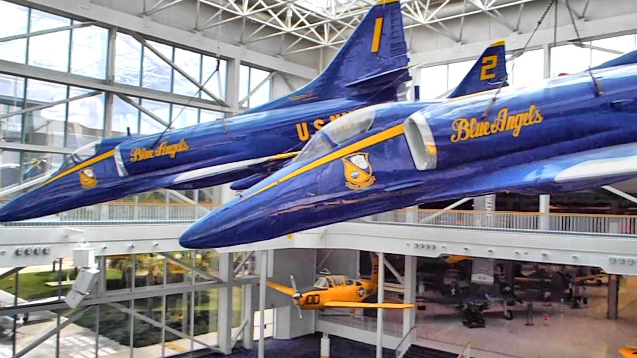 Blue Angels A4 Skyhawks. - YouTube