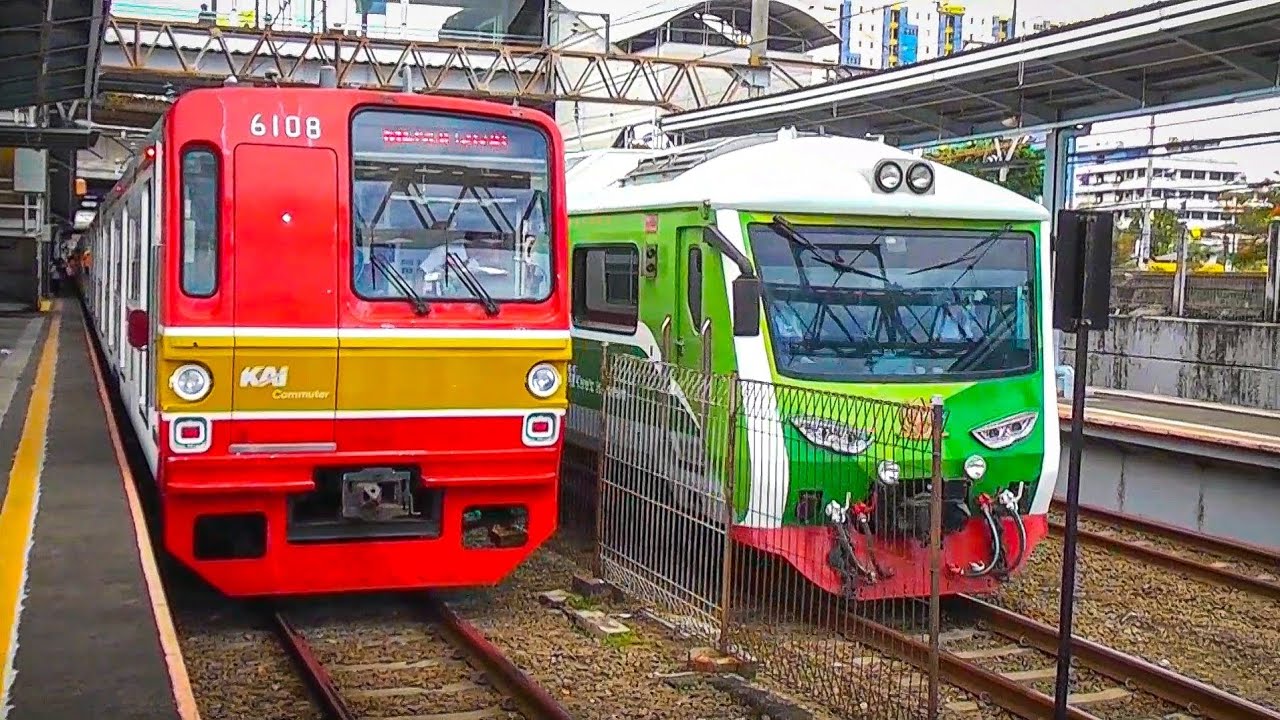 Aktivitas Kereta KLB Inspeksi dan KRL Commuter Line di Stasiun Tanah ...