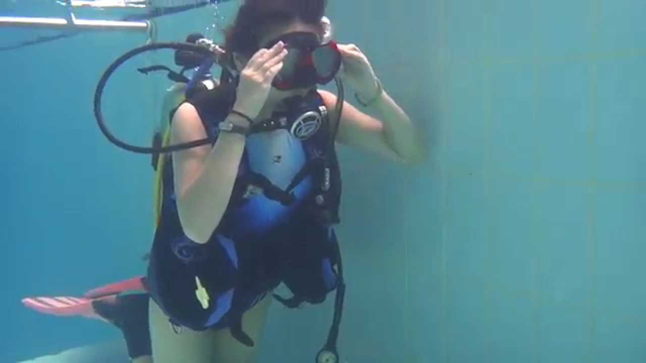 08232015 No mask underwater movement with SCUBA set-Nancy - YouTube