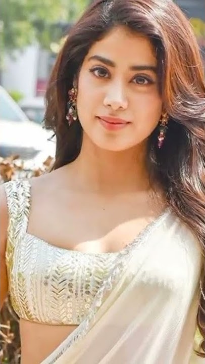 Janvi Kapoor, Param Sundari - YouTube